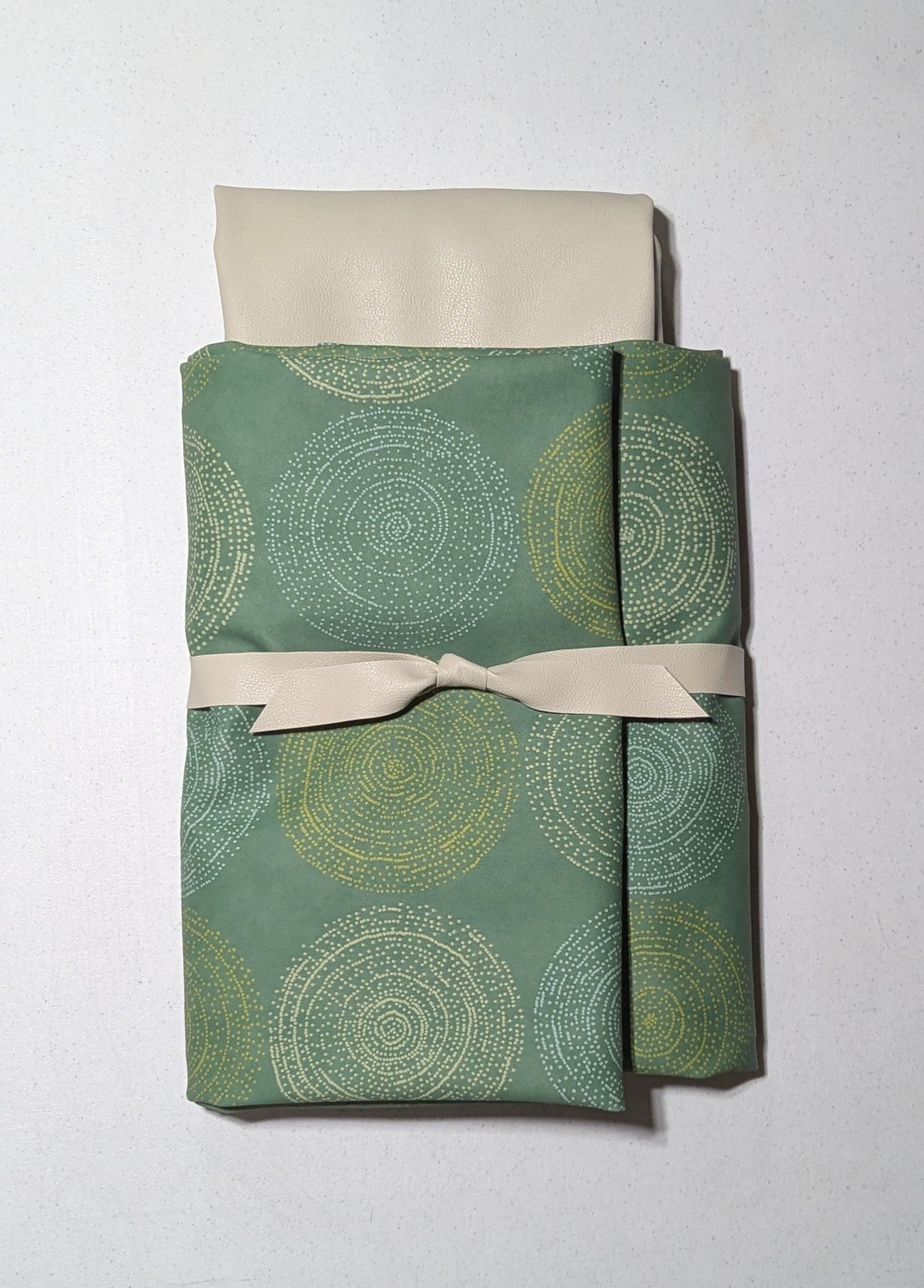 6 Ft. Groovy Green Circle Picnic Table Cover Set | Made by Mary DePree